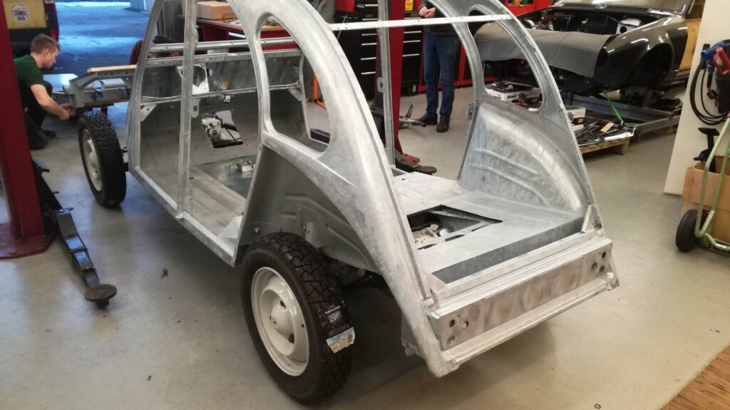 2cv parts for sale: 2cv galvanised chassis, gearbox and more