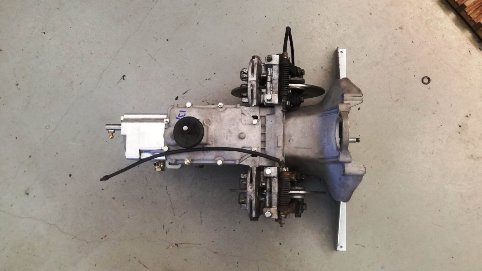 2cv parts for sale: 2cv galvanised chassis, gearbox and more